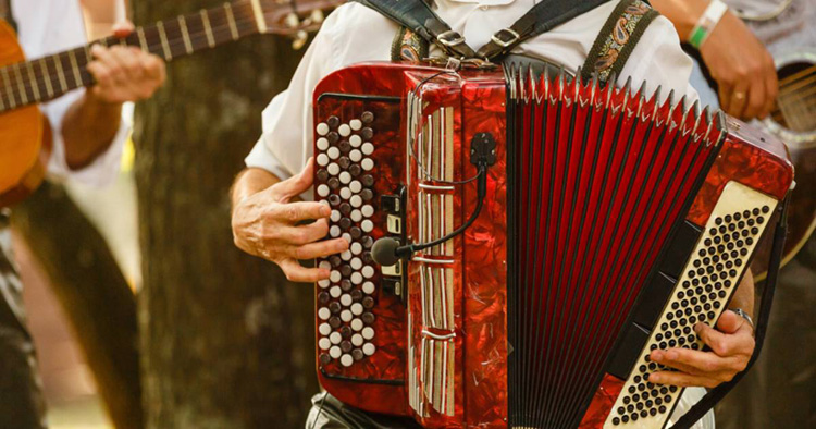 10 curiosidades sobre el Acordeón - Top 10 Listas